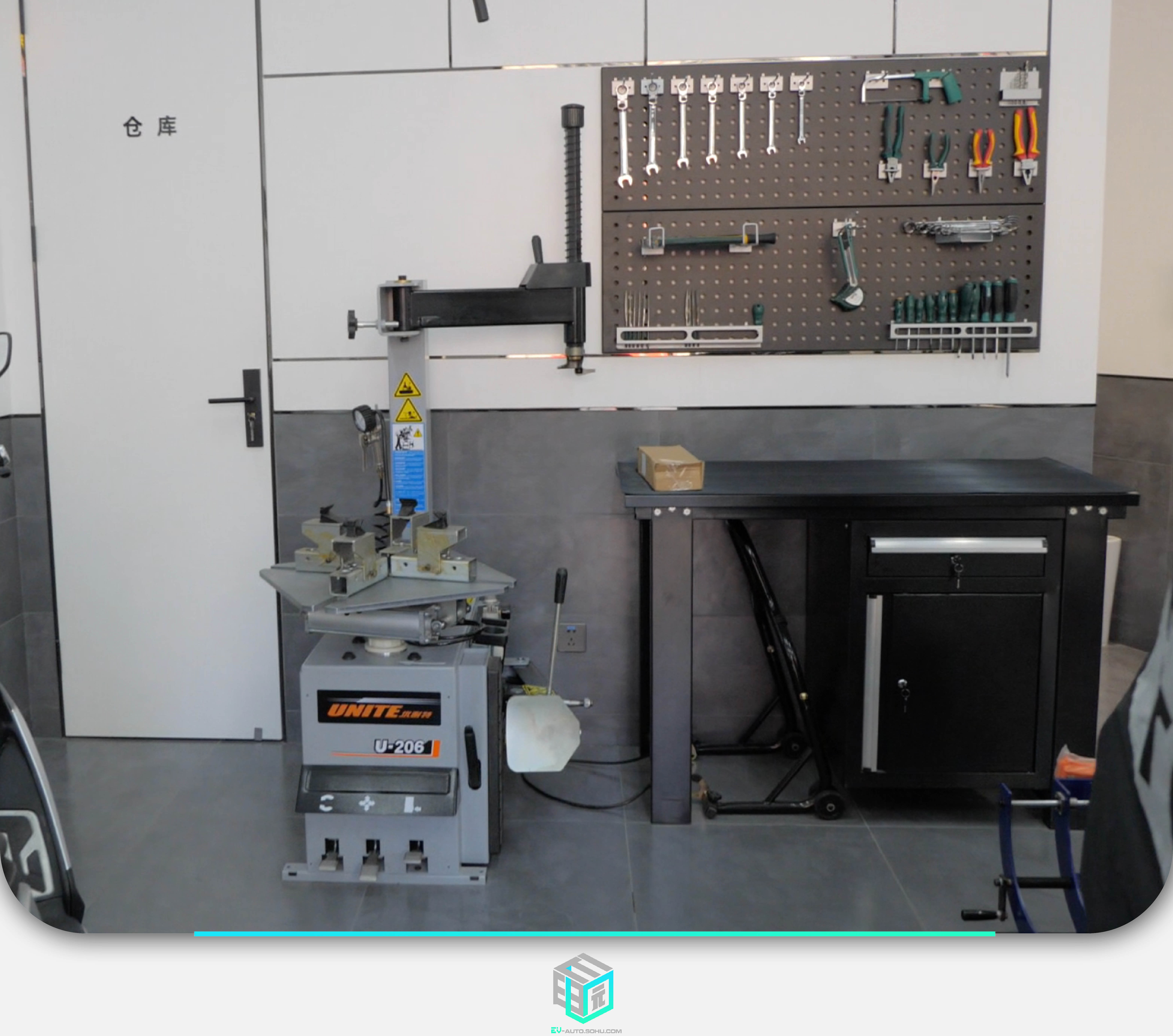 两轮届的Model 3？ 试驾春风动力极核AE8纯电动摩托车_搜狐汽车_搜狐网