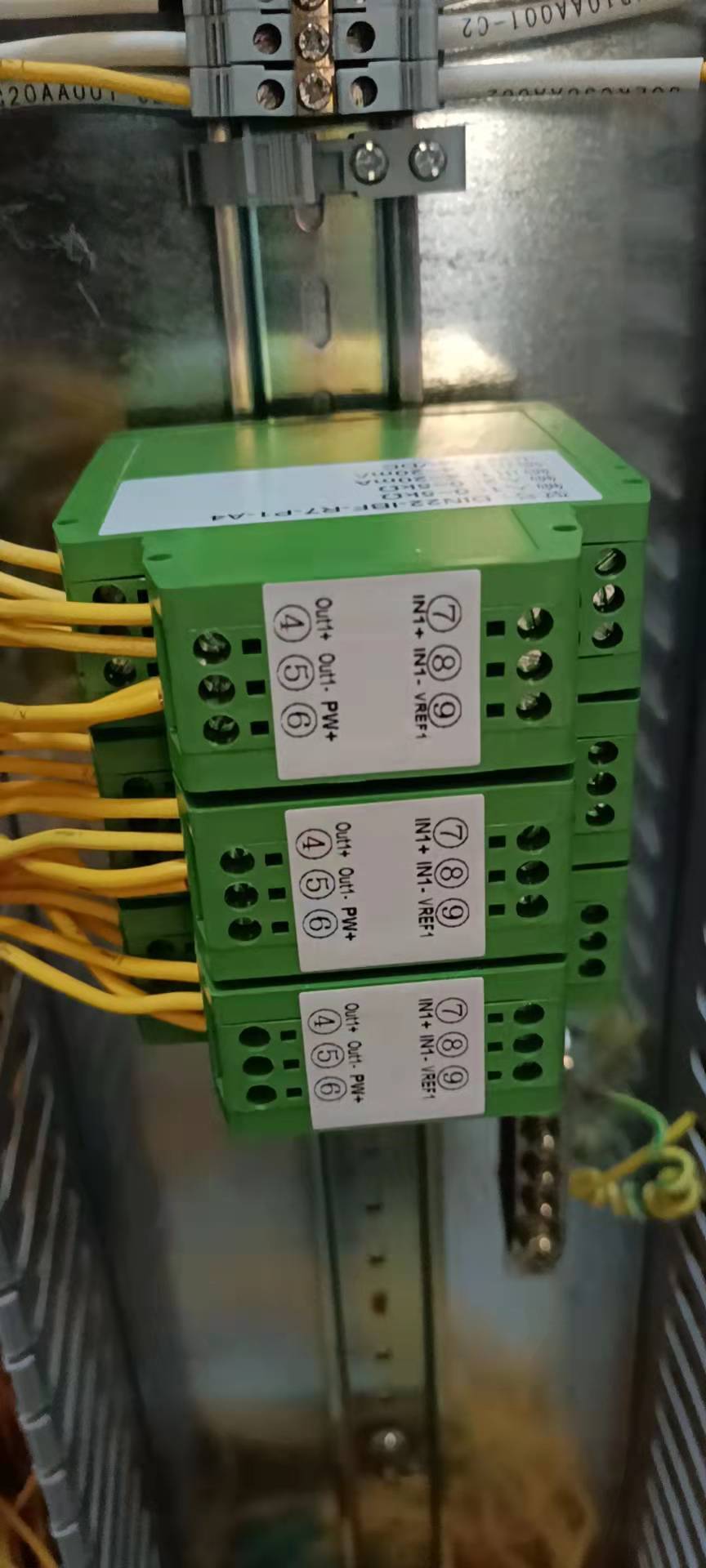 热电阻Ni1000,NTC,Pt100,热电偶等非线性信号隔离变送器_温度_输出_电压