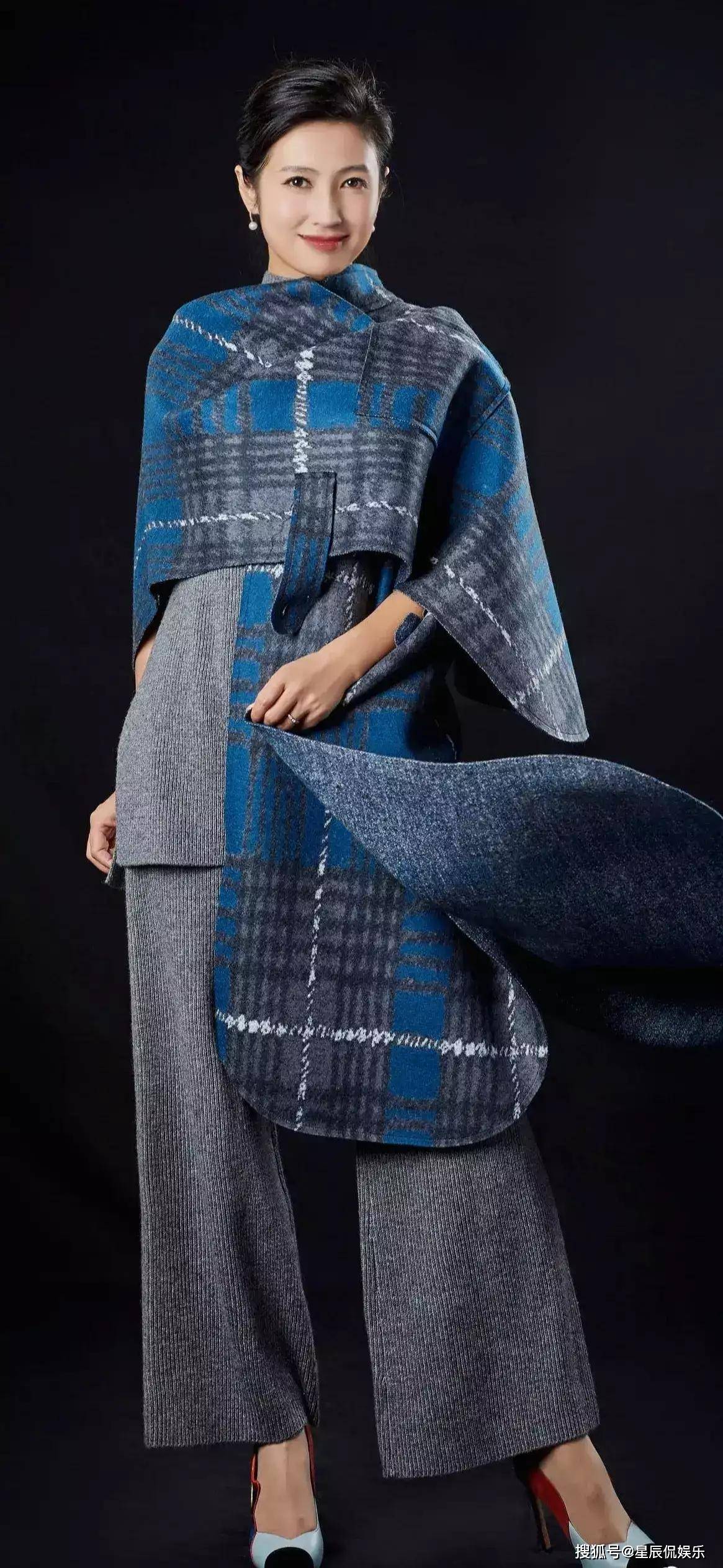 主持人春妮：知性唯美，气质优雅高清写真图片-搜狐大视野-搜狐新闻