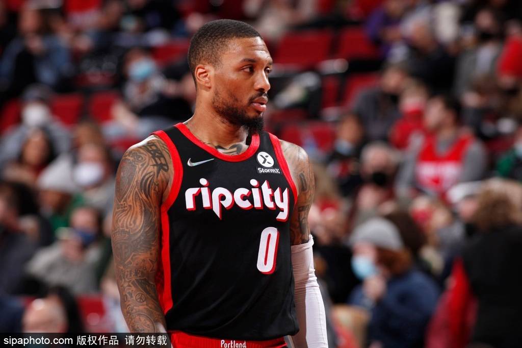 利拉德2年1.22亿提前续约开拓者 单季薪水NBA历史第一 - 体坛纵横