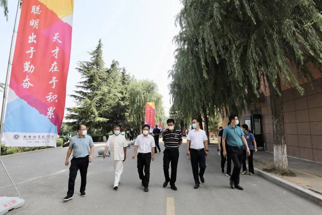 一见倾新欢迎西安铁道技师学院2022级新同学-搜狐大视野-搜狐新闻