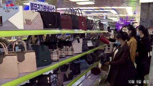 朝鲜平壤百货展会山寨品扎堆-搜狐大视野-搜狐新闻