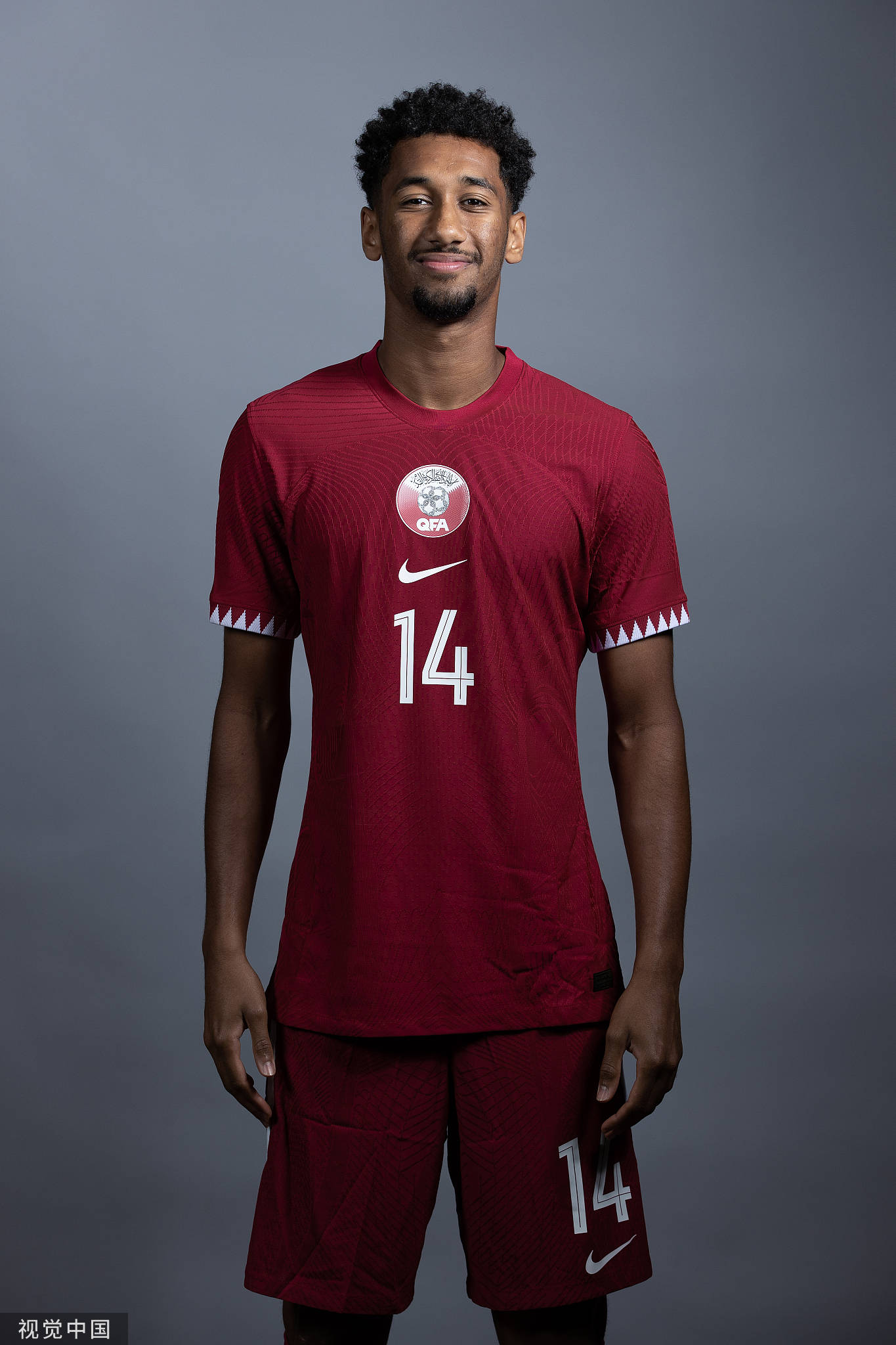 高清图：2022卡塔尔世界杯 卡塔尔队拍摄官方写真-搜狐大视野-搜狐新闻