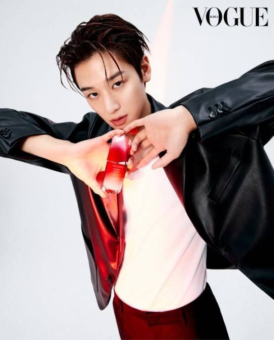 THE BOYZ金泳勋李柱延《VOGUE》画报清爽又养眼！-搜狐大视野-搜狐新闻