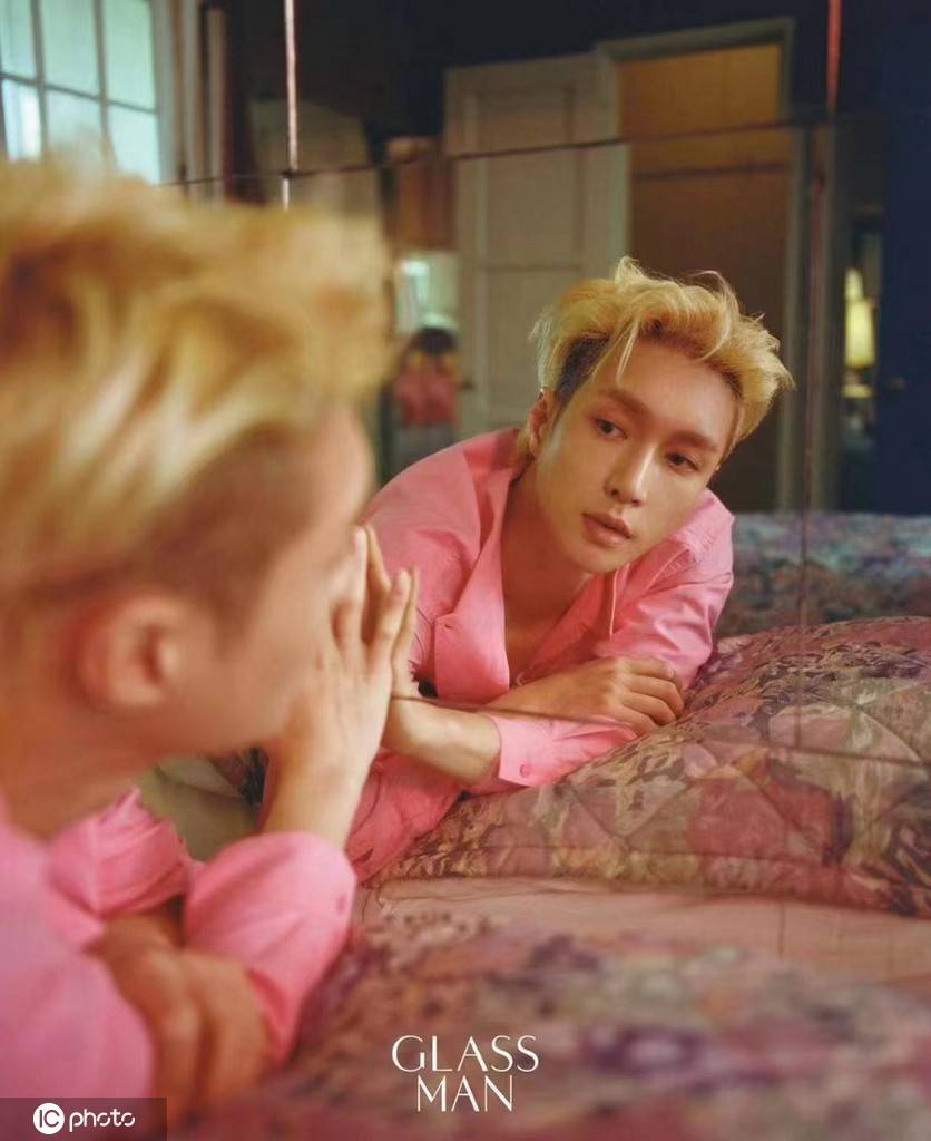 张艺兴 GLASS MAN 写真 逸兴遄飞不惧未来-搜狐大视野-搜狐新闻