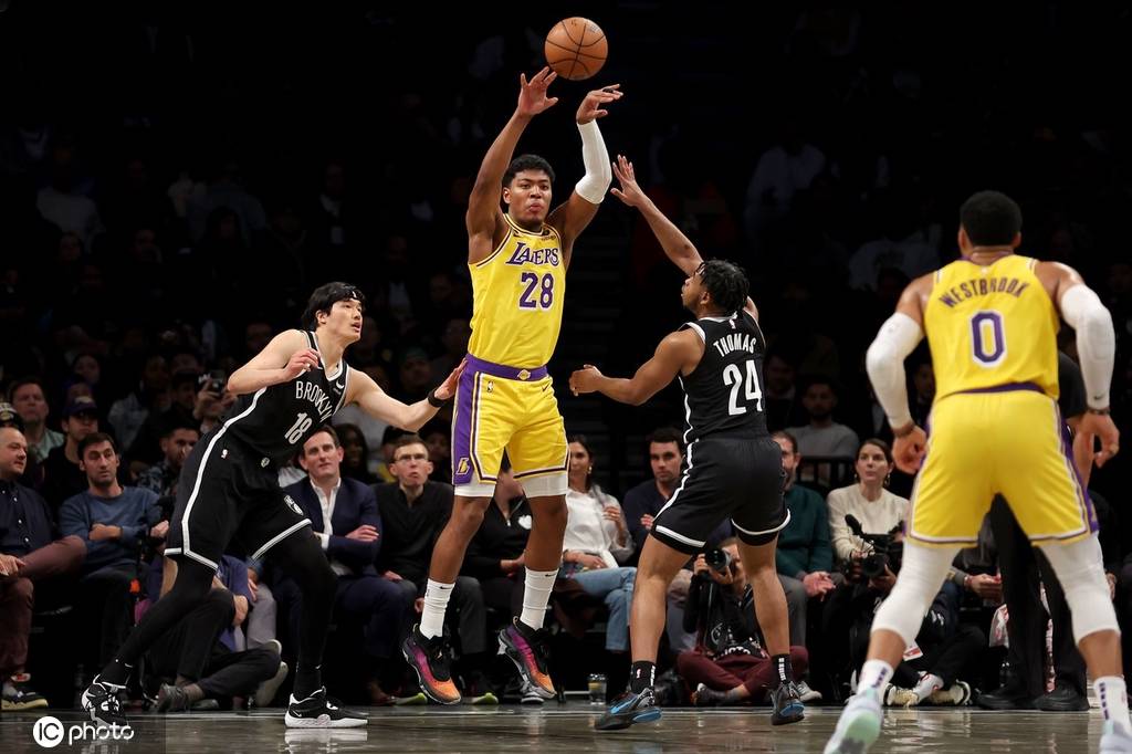 组图:篮网胜湖人 渡边八村塁上演日本德比战-搜狐大视野-搜狐新闻