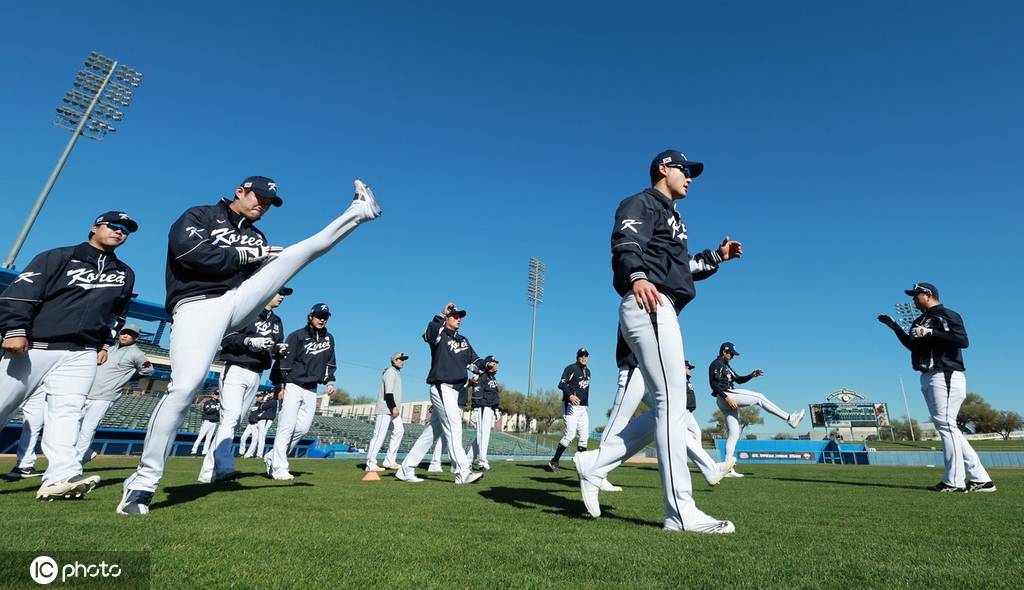 WBC世界棒球赛：韩国国家队与恐龙队进行热身赛-搜狐大视野-搜狐新闻