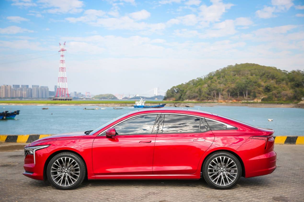 顾家撒野二合一，2.0T奔腾B70满足你_搜狐汽车_搜狐网