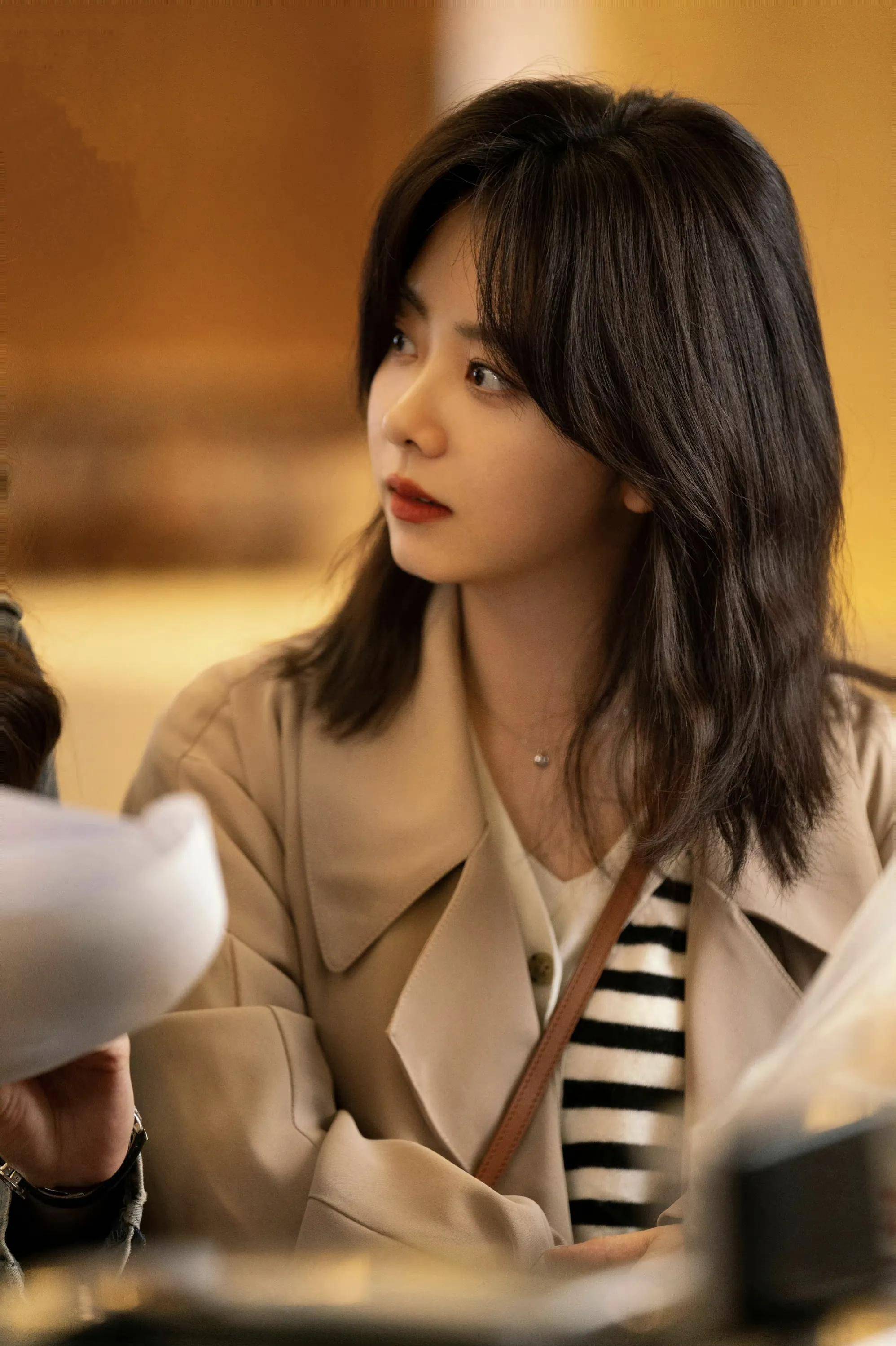 女明星谭松韵写真剧照：俏丽可爱、靓丽青春-搜狐大视野-搜狐新闻