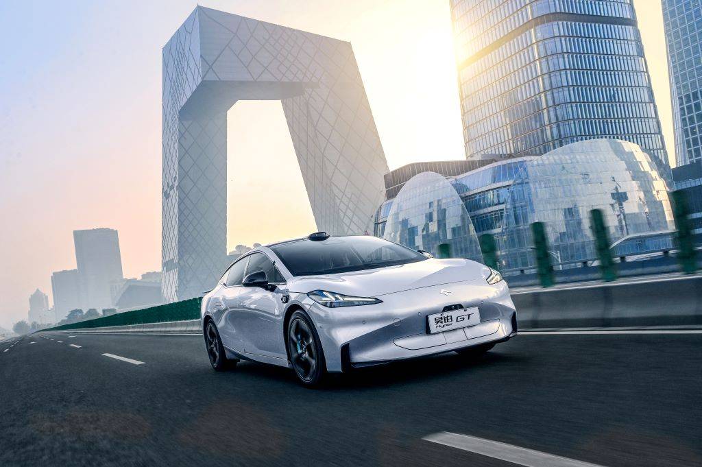 Hyper GT 试驾 | 与特斯拉Model3相比 吸引你的不止剪刀门 电动分段尾翼_搜狐汽车_搜狐网