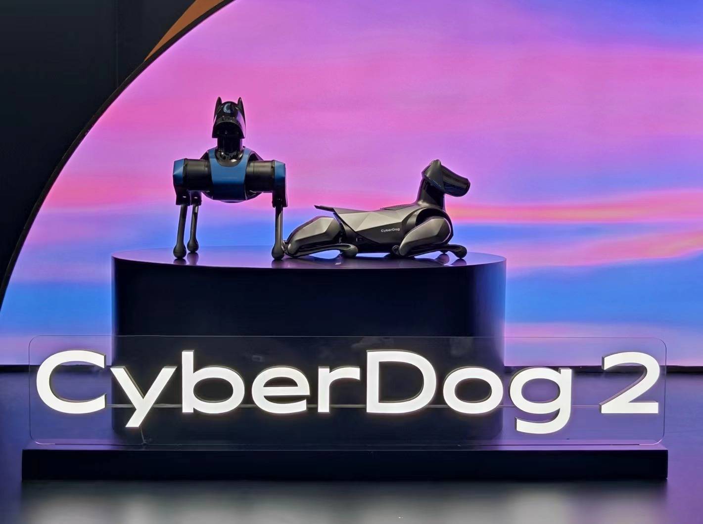 小米×DKE东方科脉联合推出四足仿生机器人电致变色版CyberDog2 _物联网 嵌入式-技术邻