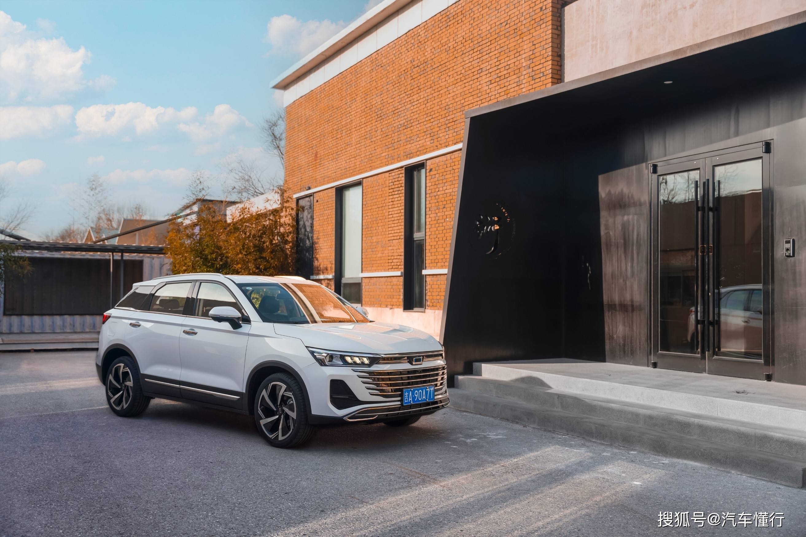 有品质又实惠的家用SUV 还得看2023款奔腾T77_搜狐汽车_搜狐网