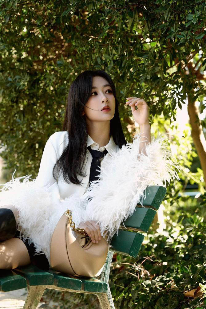杨紫好美呀，满满的高级感yyds时尚girl-搜狐大视野-搜狐新闻