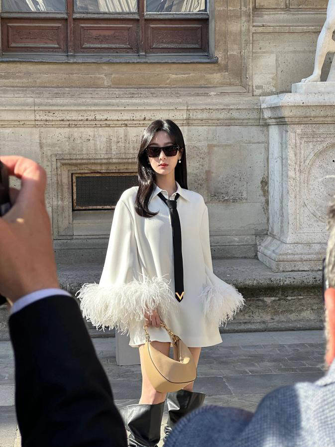 杨紫好美呀，满满的高级感yyds时尚girl-搜狐大视野-搜狐新闻