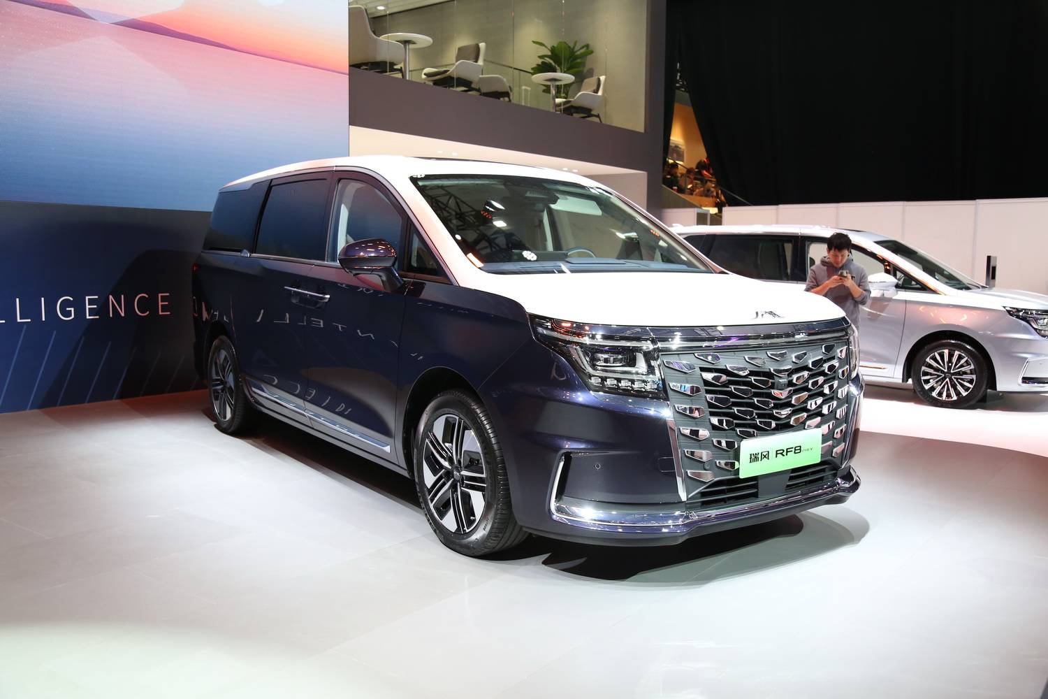 2023广州车展：江淮瑞风RF8实拍_搜狐汽车_搜狐网