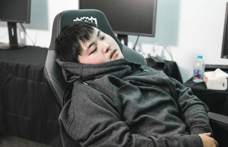 Uzi正式退役 职业生涯回顾：一个坚持了八年的追梦人_赛季