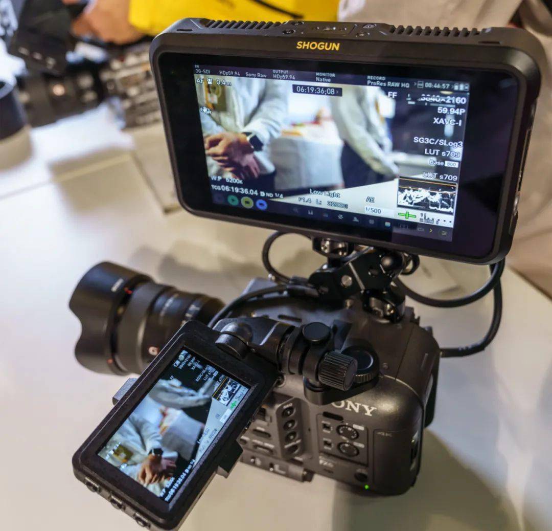 FX6真机体验——你会选择这款全画幅机型吗？_搜狐汽车_搜狐网