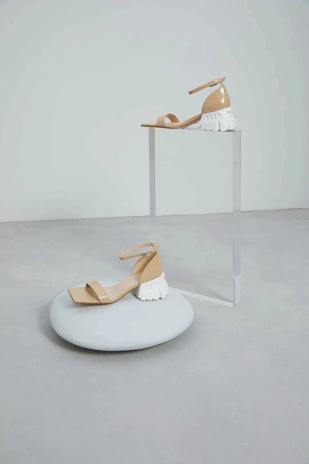 凭个性小白鞋出圈的国货品牌Choco Concert_设计