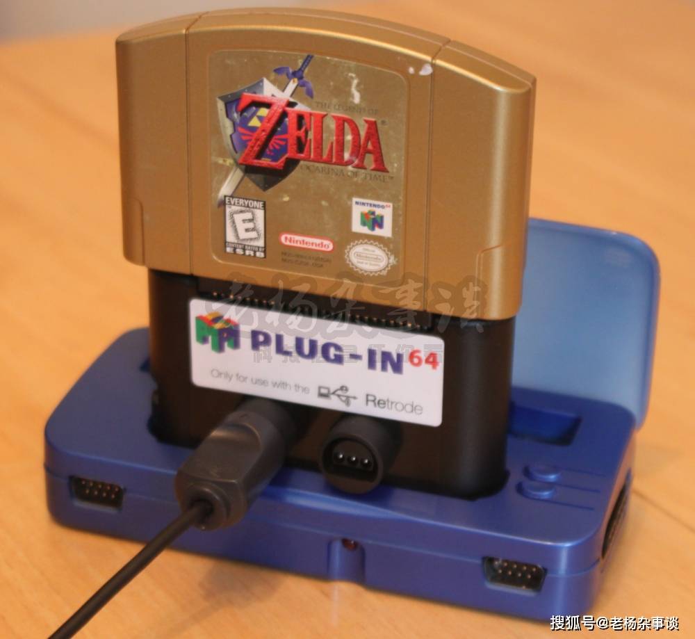 罕见！全新任天堂N64开发套件（64DD），瞬间有一种穿越回到1997年的感觉_老杨