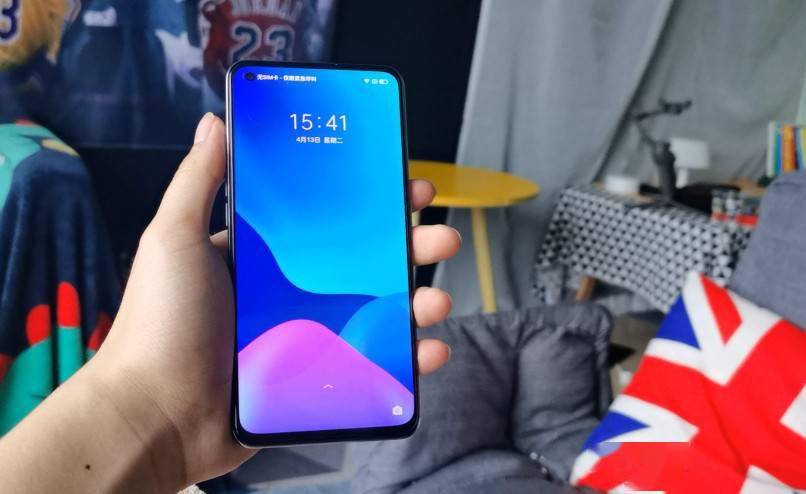 差价200，买红米K40还是真我GT Neo？线下店店长的建议说到心坎了_方面