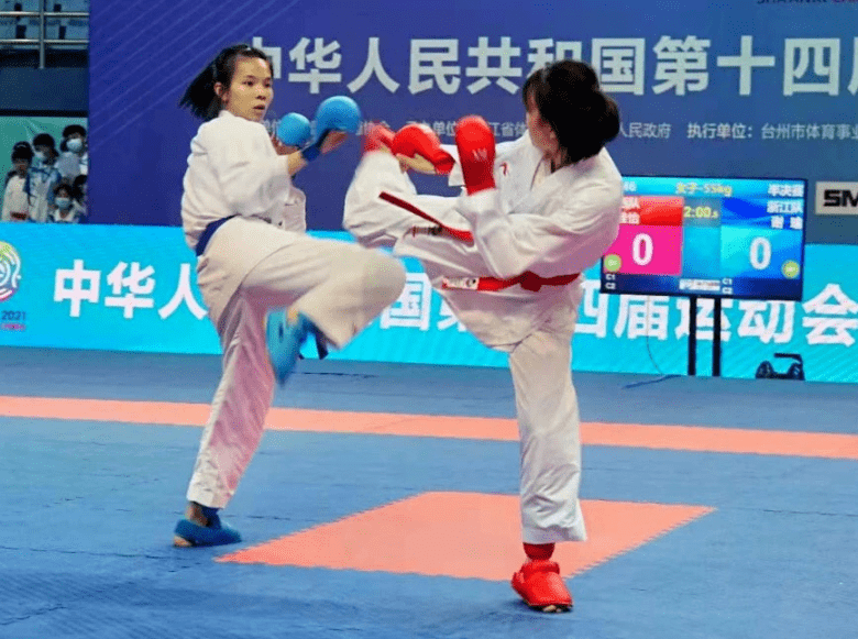 空手道赛场温籍小将锁定两张全运会入场券_项佳豪