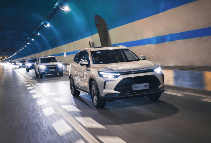 荣威RX5 MAX与北京X7的实力之争，你看好谁？_座椅