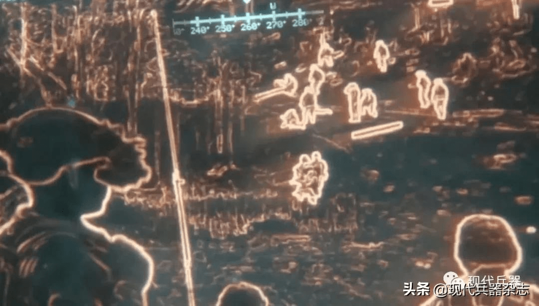 美军展示最新装备的ENVG-B增强型双目夜视仪_显示