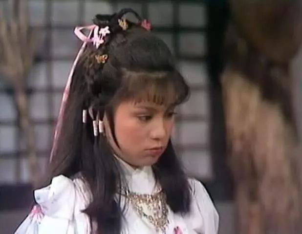 朱茵对比翁美玲，谁的黄蓉更美？看看金庸是怎么说的_和翁