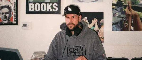 SUNDAY SOUNDS | PLEASURES 创始人 Alex James 的私人摇滚歌单_cult