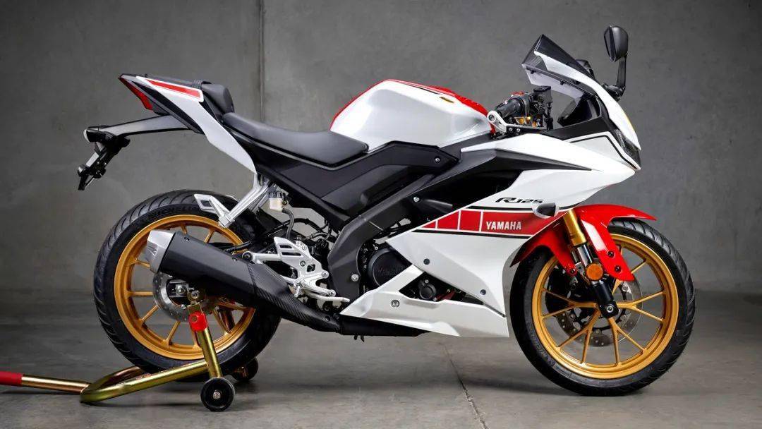 Yamaha 新 YZF-R125 欧洲版、YZF-R15/R15M 印度版_搜狐汽车_搜狐网