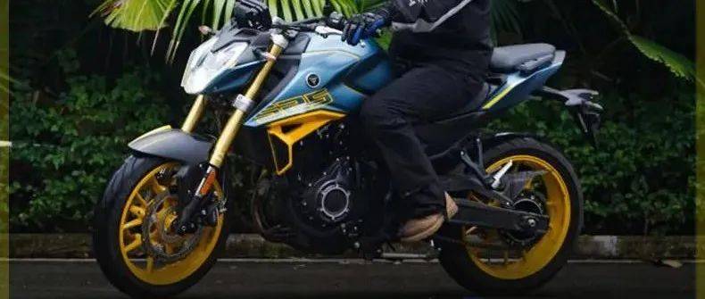 他们先替你试驾了250RR&525R