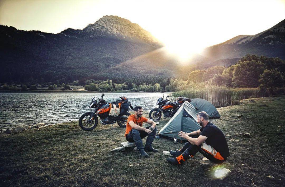 KTM 2022 款 250、390 Adenture 探险车 户外特写_搜狐汽车_搜狐网