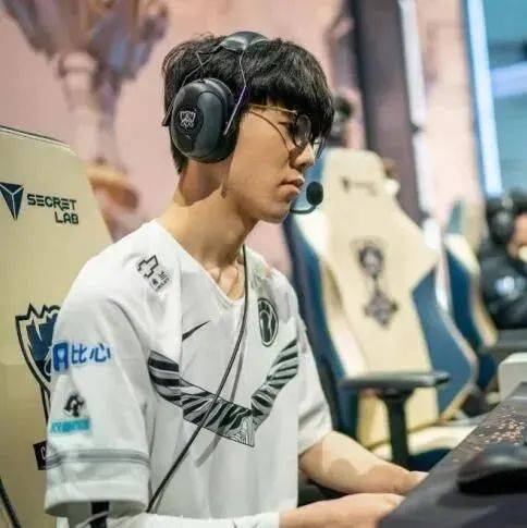 圈内大佬爆料：Theshy想去DK被拒绝！FPX买不到人，Uzi的合同太复杂_消息_战队_官宣