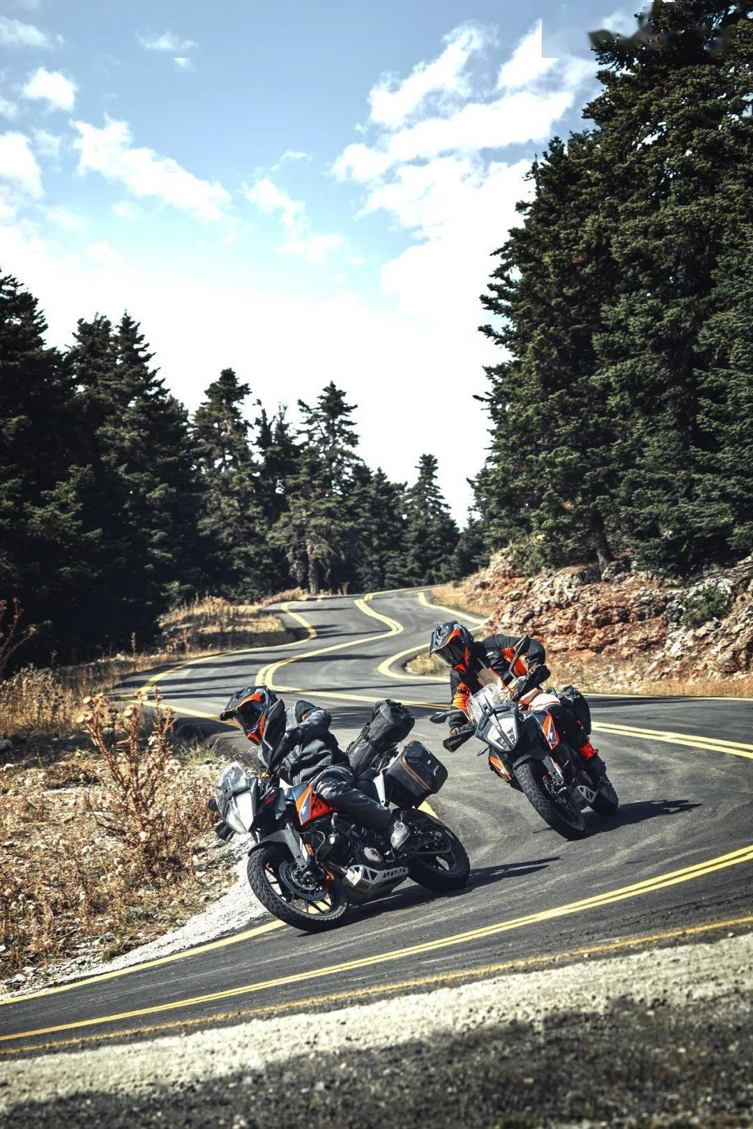 KTM 2022 款 250、390 Adenture 探险车 户外特写_搜狐汽车_搜狐网