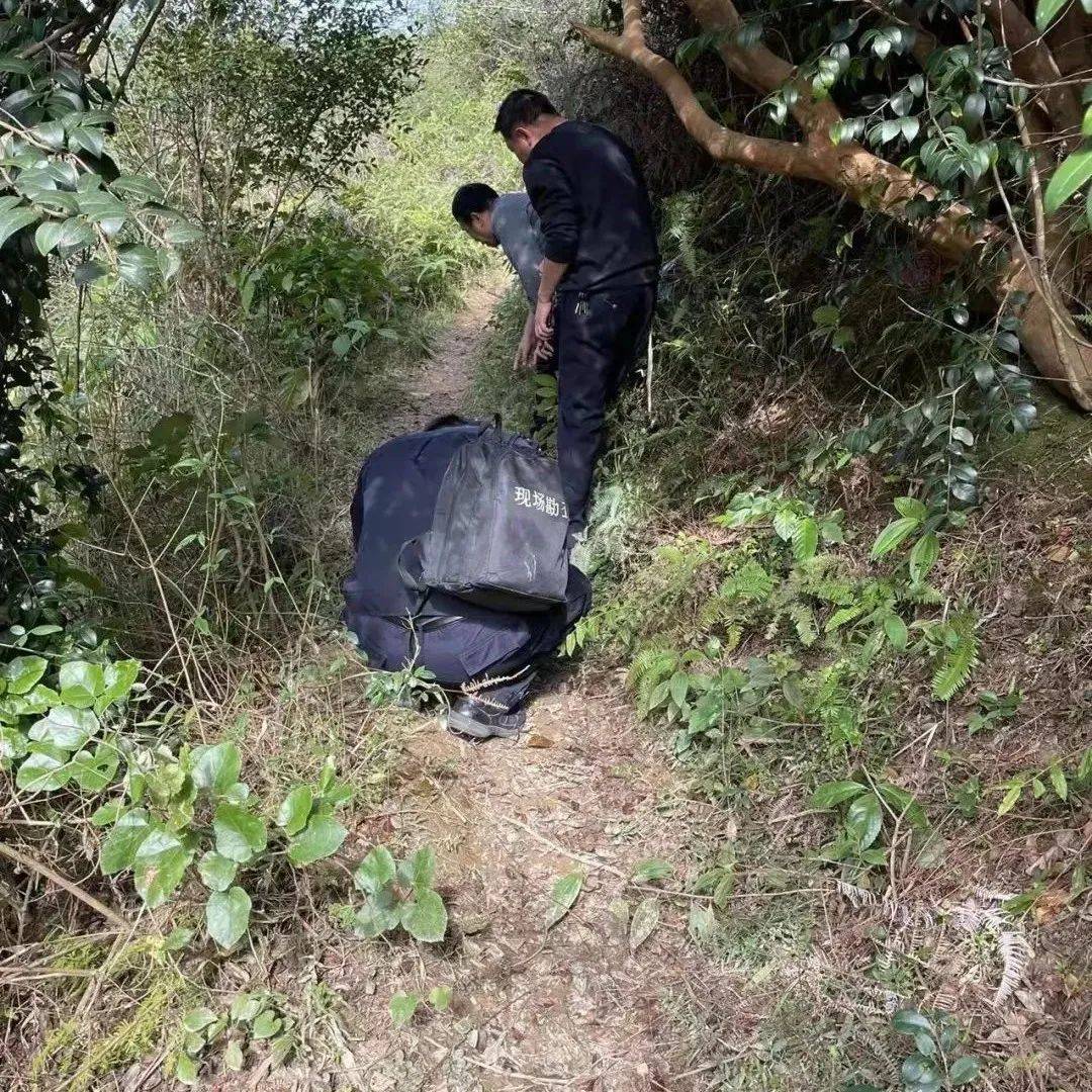 广西一男子小树林嫖娼，不料却被蒙面男子持刀抢走现金26300元靖西许某案件
