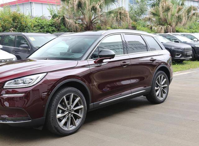 晚到却是“精品”，2.0T+8AT，爆发245马力，实力胜过BBA！_搜狐汽车_搜狐网