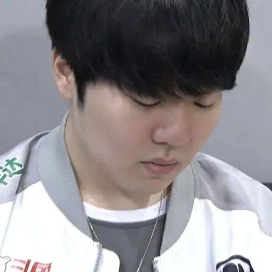 Rookie突然迎来好消息！JDG分析师出手，关注了Rookie、369和Missing_选手_战队_队伍