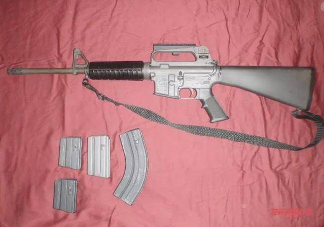 你知道吗？这支神奇步枪仅服役24小时，就歼灭200多名叛乱分子_Colt_mm_弹匣