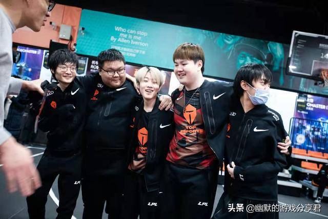 突发事件！LPL选手运动会Zwuji不慎摔倒！手术康复需要3个月_活动_进行了_Bin