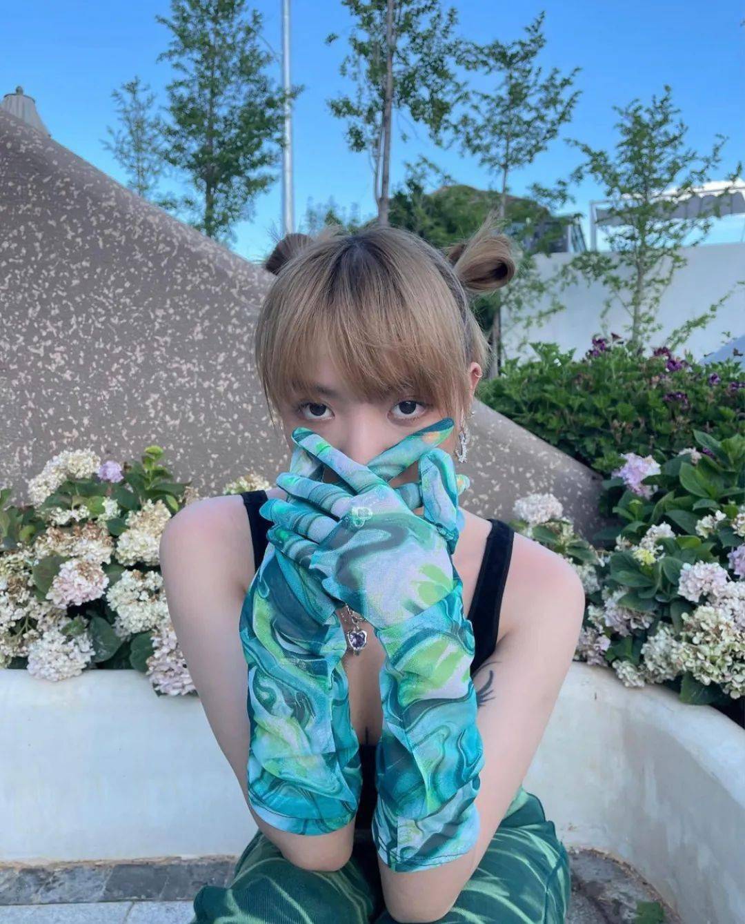 VaVa "私密纹身" 有什么内涵！？浴缸大秀释放狂野性感风！网友：这还是 VaVa 吗？_Vava_Rapper_展现