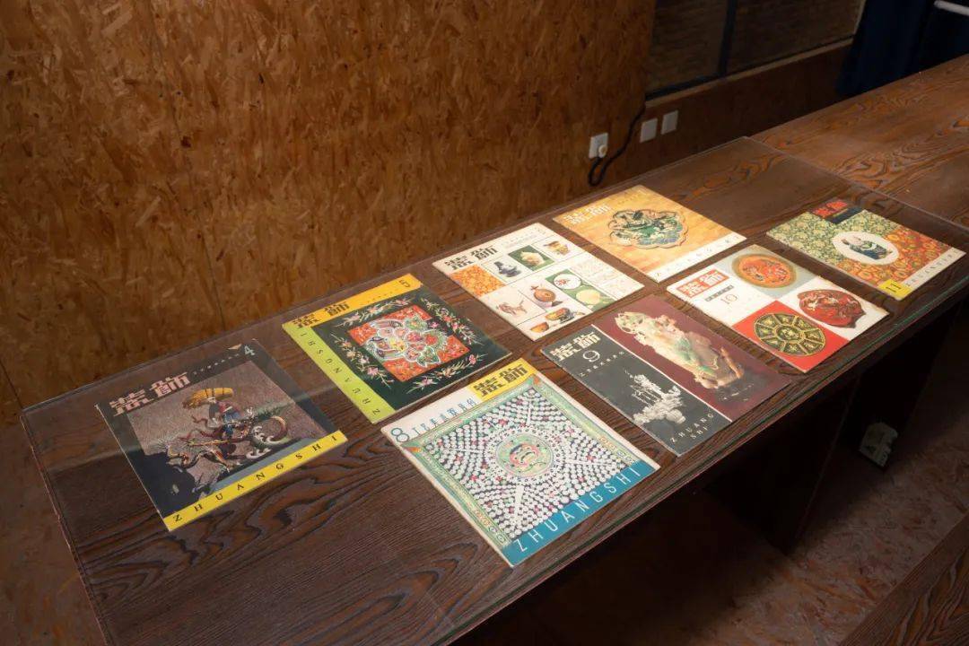 “飞去来器——OCAT双年展·2021”｜“装饰”单元作品介绍_绘画_cm_张晓