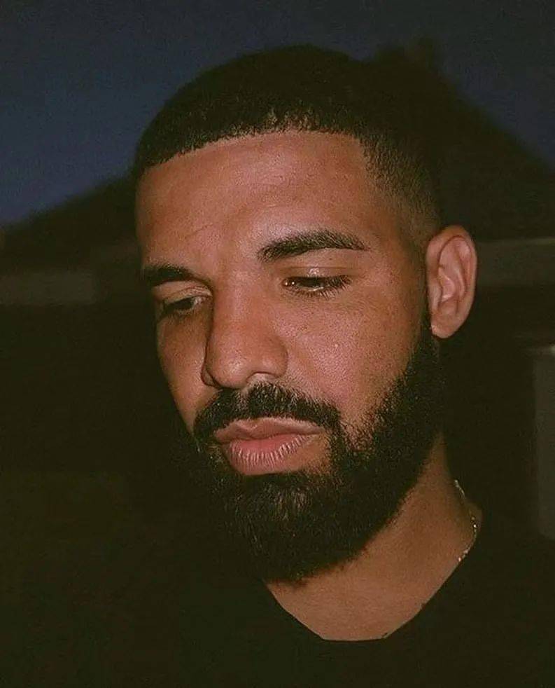 离谱！Drake在TT中灌辣椒酱" ！超模被灼伤怒斥：火辣辣的痛！！我要起诉你......_Toosie_Slide_豪宅