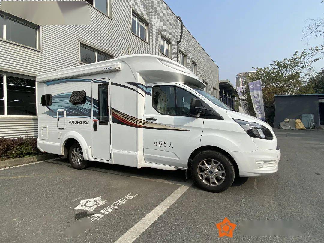 周末房车：国六汽油自动档，福特C520房车，B型灵活尺寸、C型宽敞空间_搜狐汽车_搜狐网