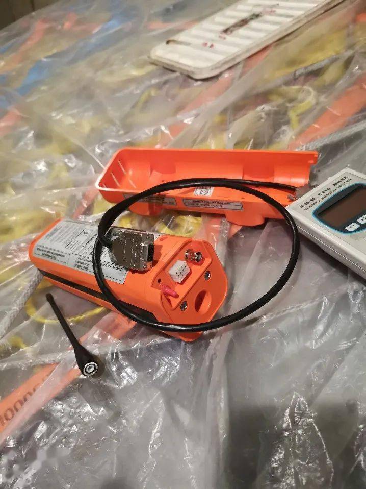 737CL固定式ELT测试_设备_发射_插头