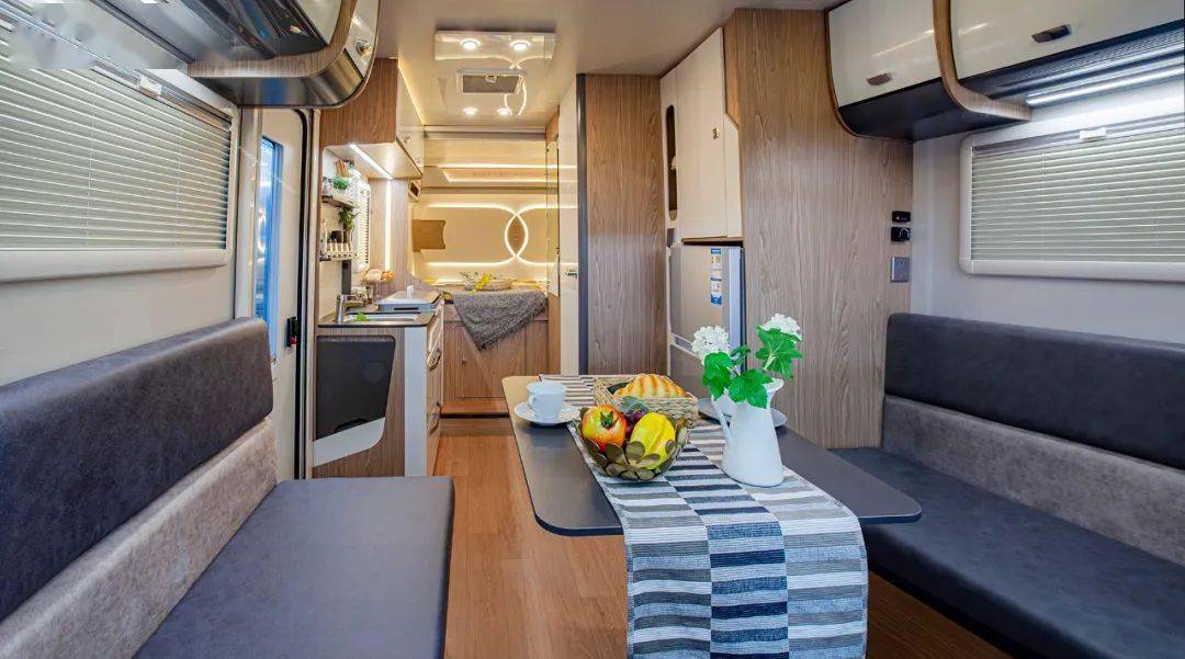 大驰房车DT471 城市露营伙伴 助力开启五彩绚丽生活_搜狐汽车_搜狐网