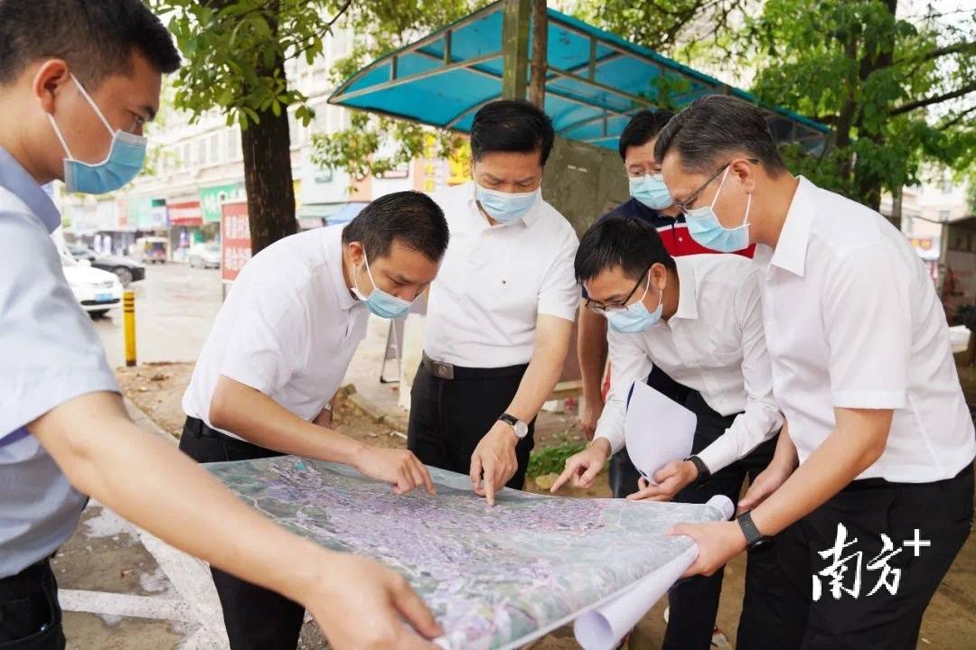 推动 内畅外联”，清溪镇委书记调研督导路网建设工程发展城市谢坑