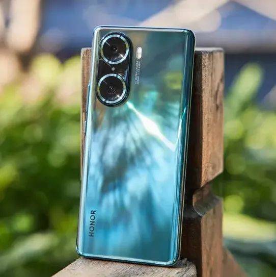 科技晚报丨荣耀70系列配置曝光，下月发布；OPPO K10系列官宣24号发布_Pro_MacBook_芯片