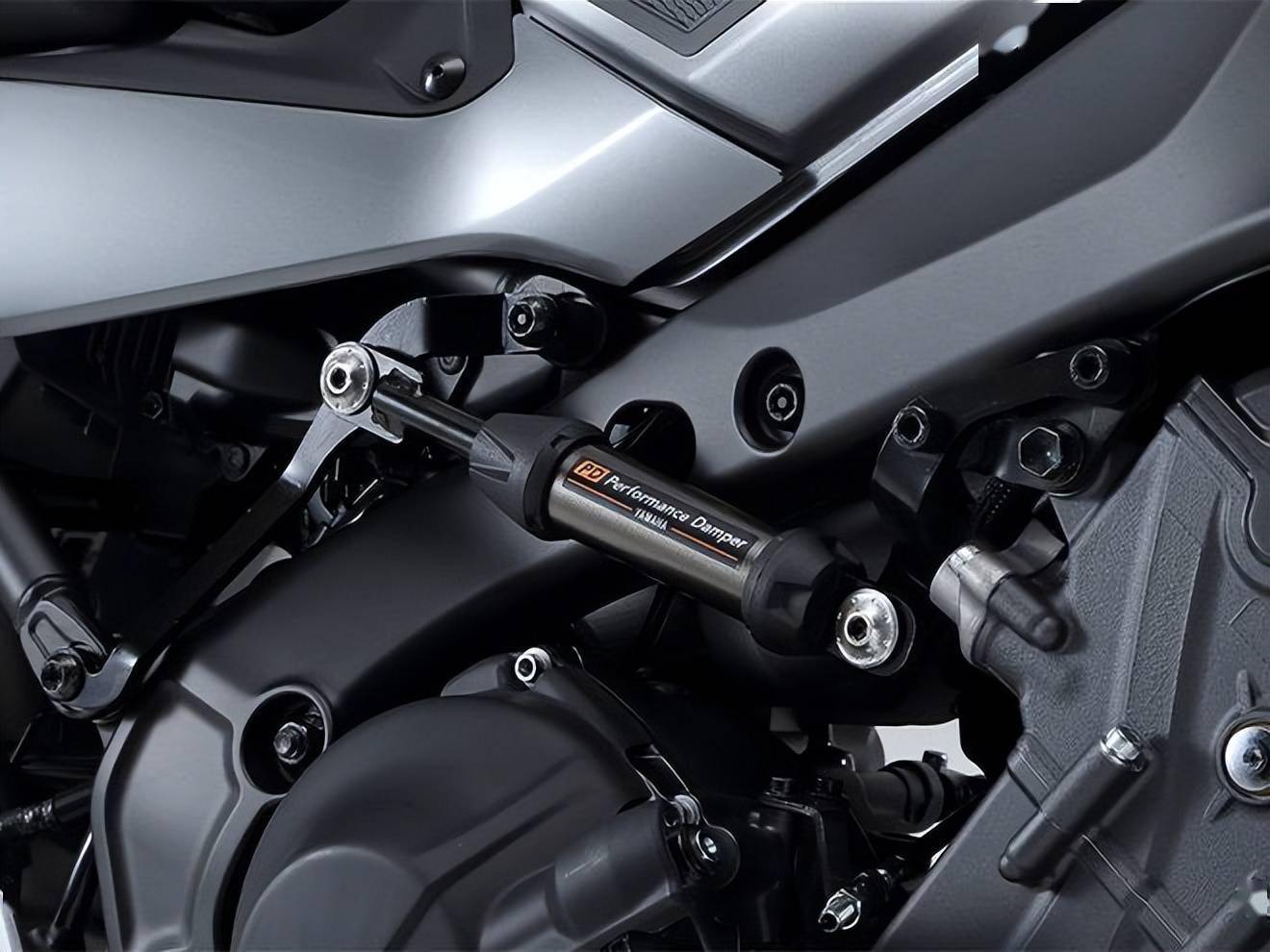雅马哈推出YZF-R7专用车身减震拉杆：强化仿赛体质_搜狐汽车_搜狐网