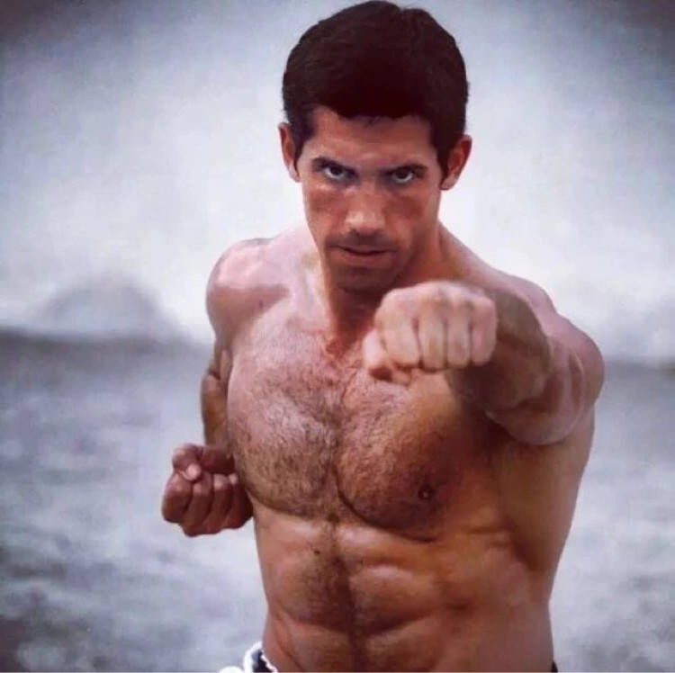 从无名龙套到最猛男人的逆袭，背后是日复一日的坚持！_斯科特_Scott_电影