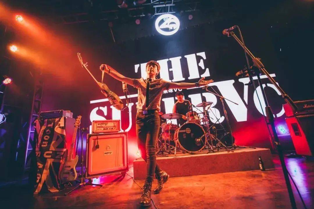 果味VC《新世纪罗曼史：夏》，带你短暂的逃离这个现实世界，一起走进他们的梦里_演出_摇滚乐队_温州